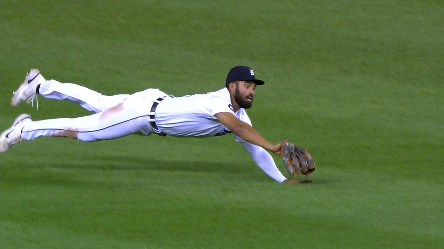 Riley Greene makes a great diving catch in center | 08/10/2022 | MLB.com