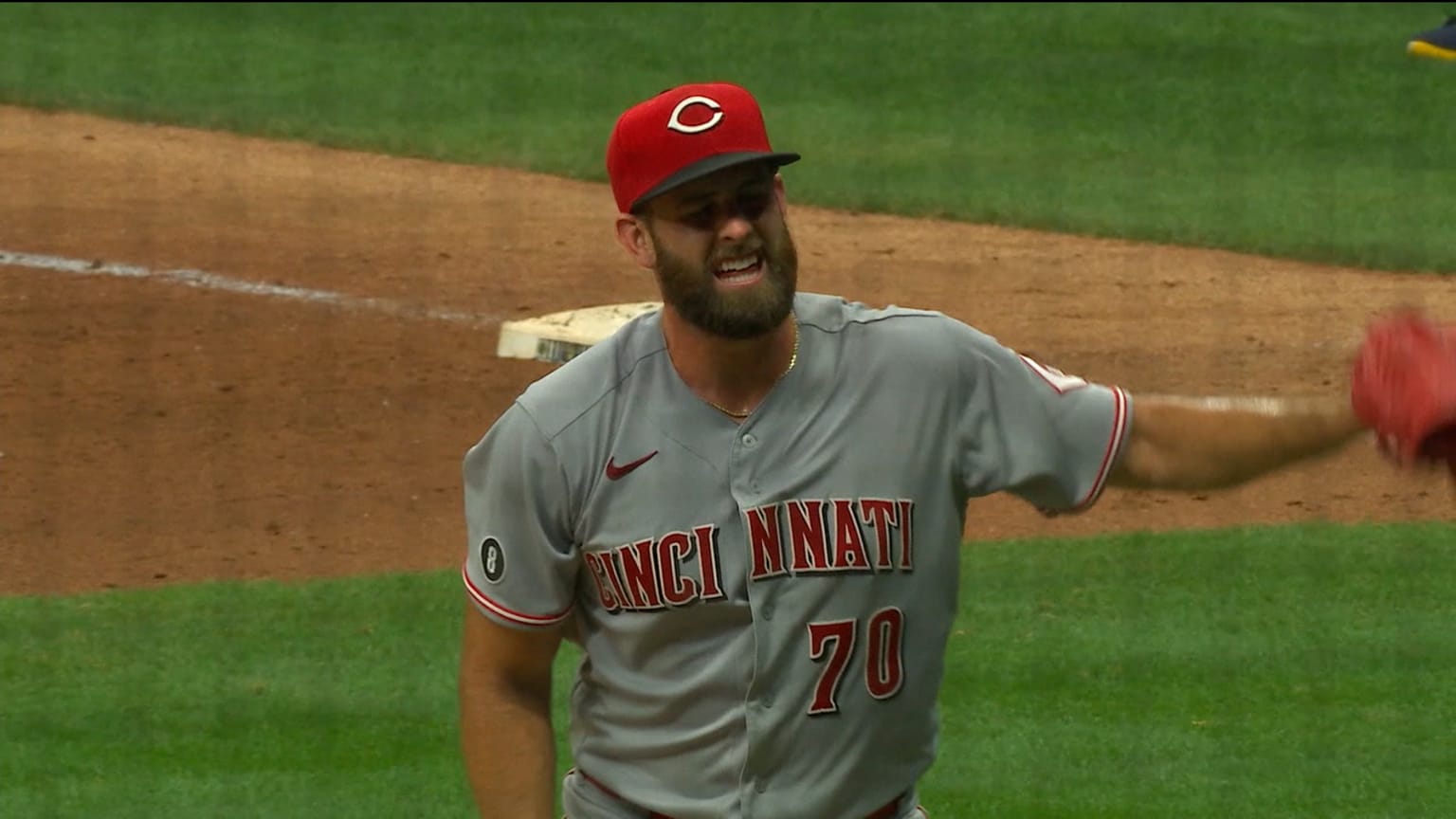 Tejay Antone exits with an injury in the 8th inning | 08/24/2021 ...