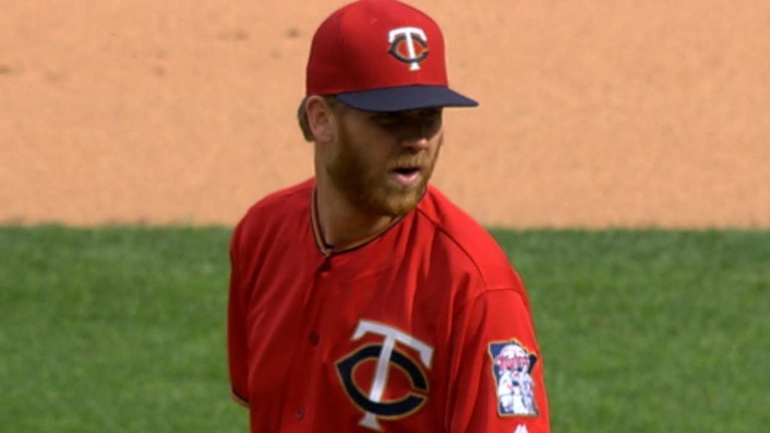 LAA@MIN: Tonkin dominates extra innings | 04/17/2016 | Atlanta Braves