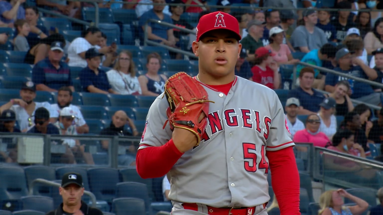 José Suárez lanza 5 1/3 entradas magníficas en relevo | 28/06/2021 ...