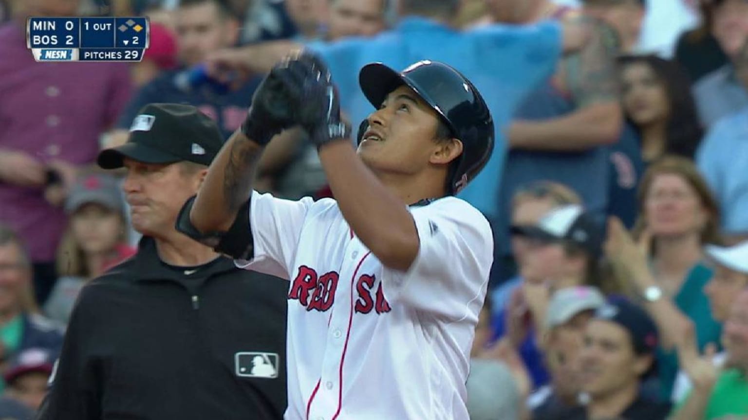 Lin's first career hit | 06/26/2017 | MLB.com