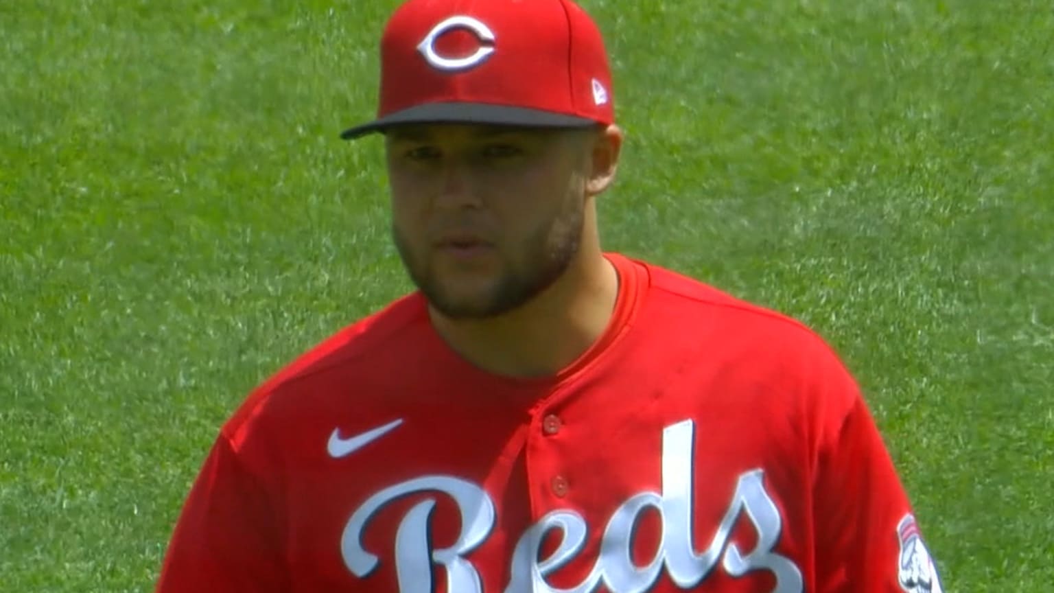 Nick Senzel makes a nifty barehanded stop | 05/12/2021 | San Diego Padres