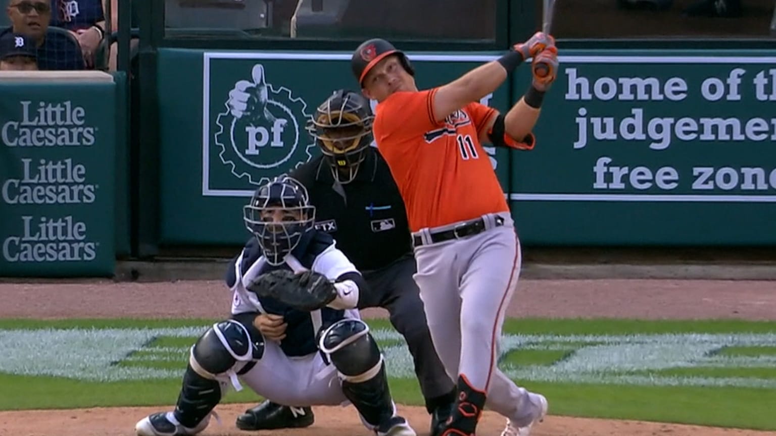 Pat Valaika brings home two runs with a single | 07/31/2021 | Atlanta ...