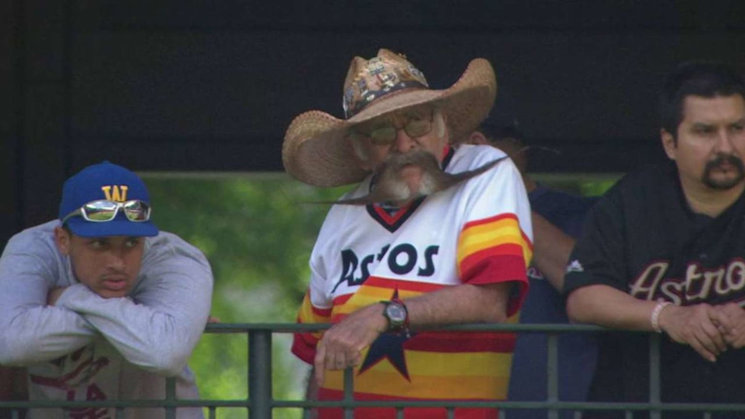 Astros fan sports major mustache | 04/23/2016 | MLB.com