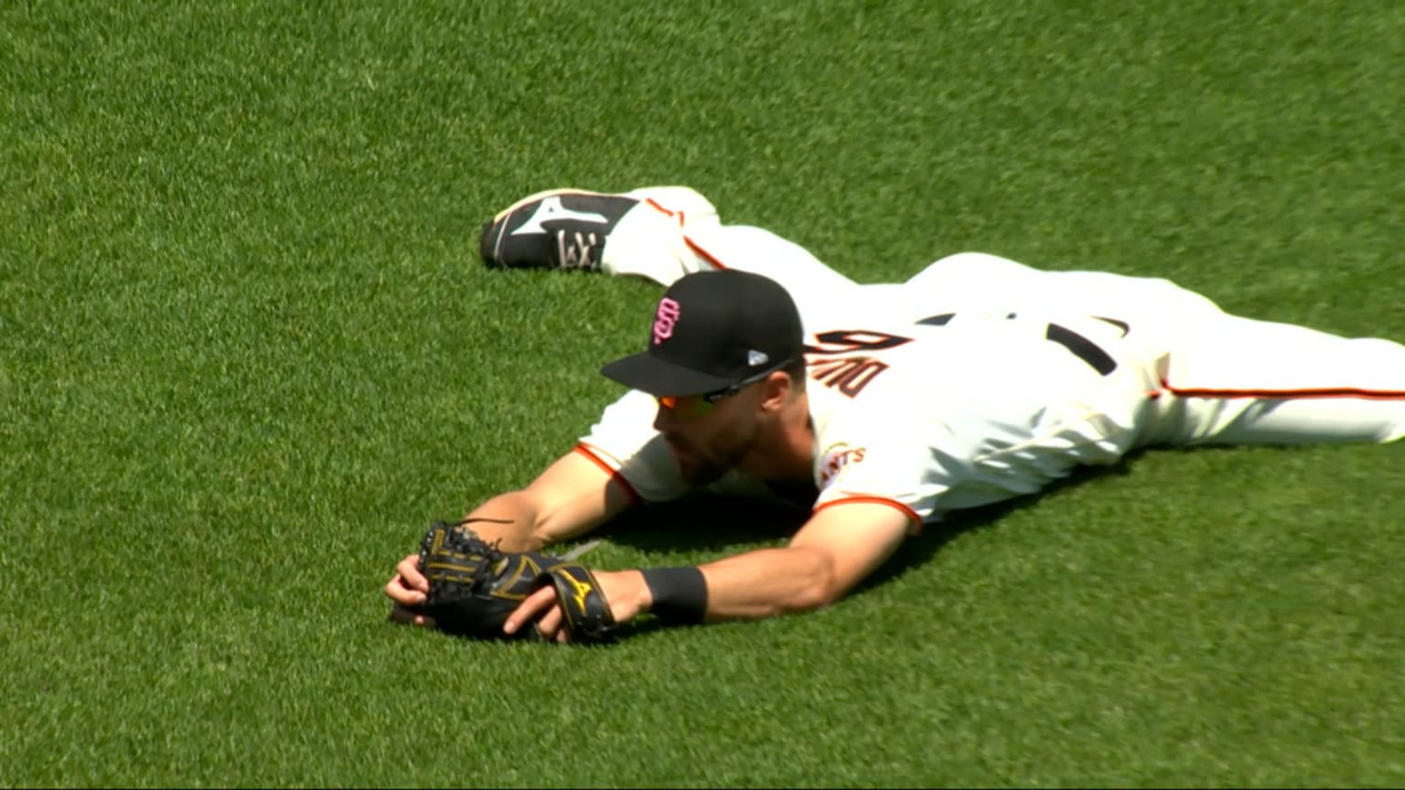 Steven Duggar makes a sweet diving catch in the 3rd | 05/09/2021 | Los ...