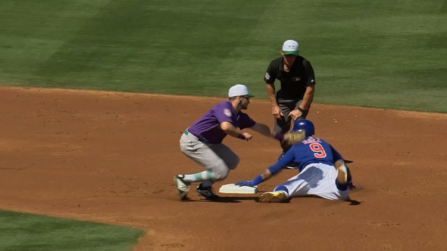 COL@CHC: Baez swims around tag to swipe second base | 03/17/2019 ...