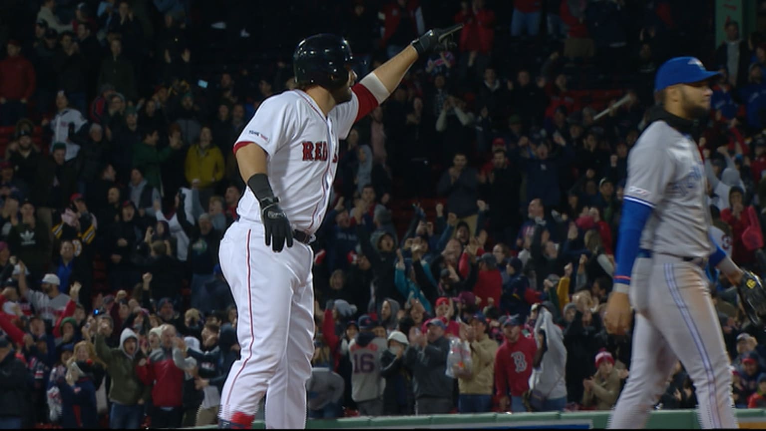 TOR@BOS: Moreland doubles in game-tying run in 9th | 04/11/2019 | MLB.com