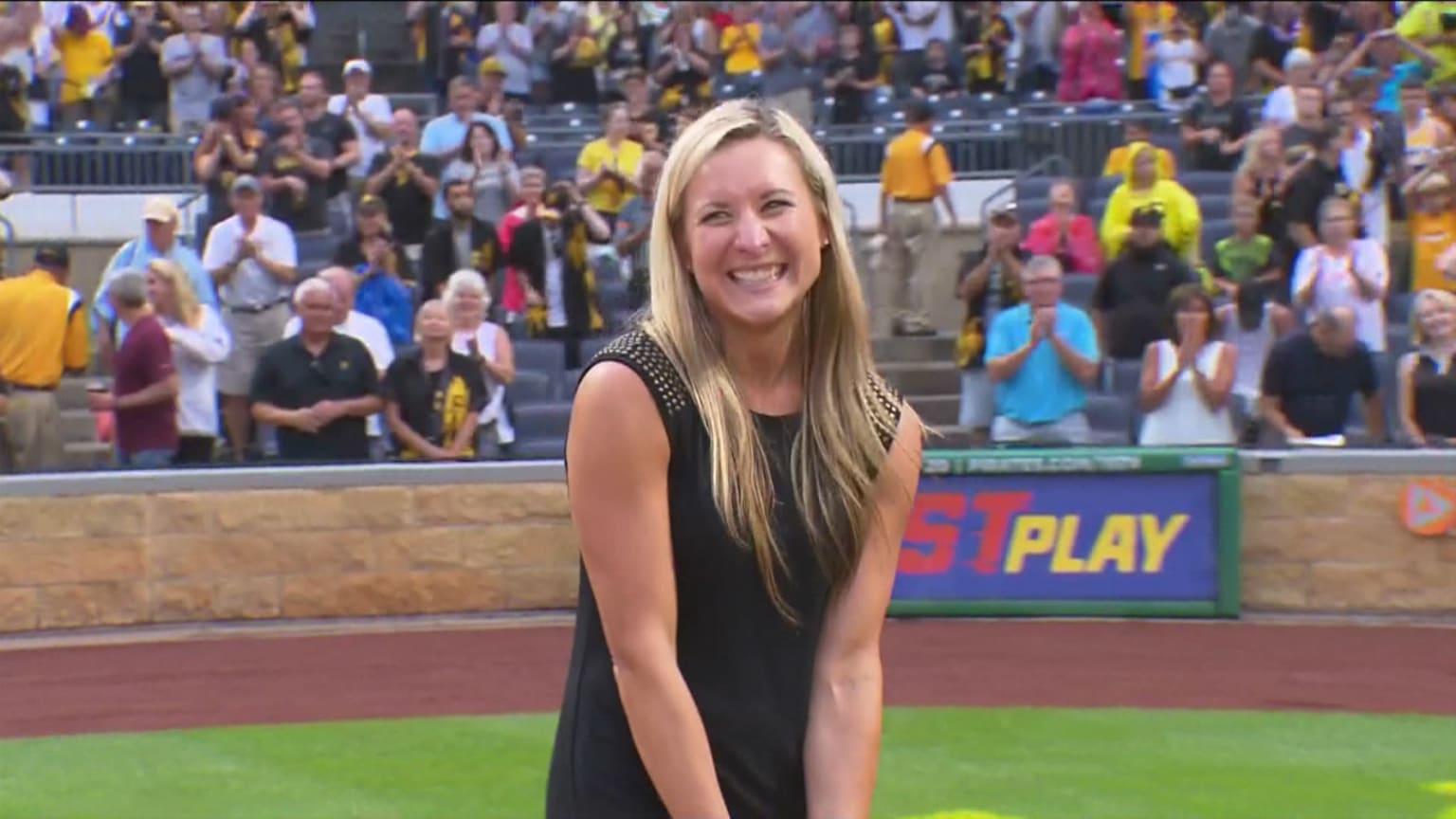 7/6/19: Jennifer Makowski performs the anthem | 07/06/2019 | Boston Red Sox