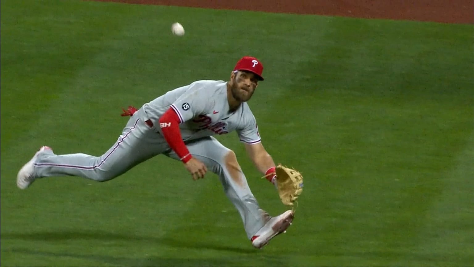 bryce harper diving catch