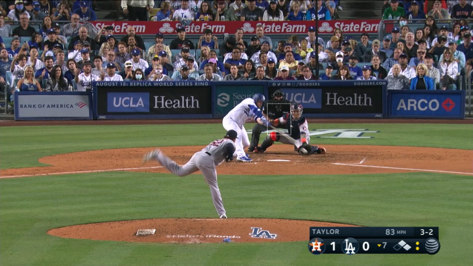 Blake Taylor escapes jam in 7th inning | 08/03/2021 | Texas Rangers