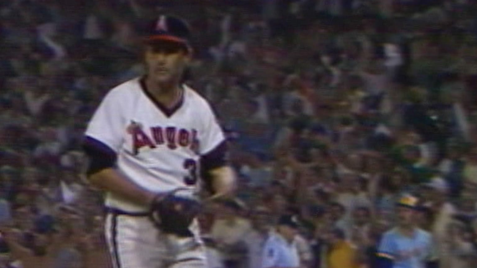 1982 ALCS Gm1: Tommy John tosses complete-game win | 10/05/1982 | MLB.com