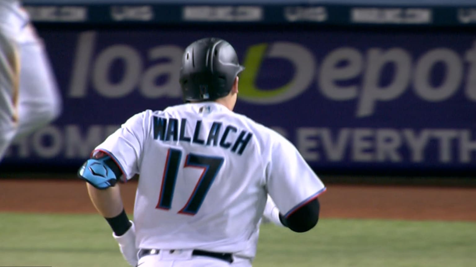 Chad Wallach's sacrifice fly | 05/06/2021 | Los Angeles Angels