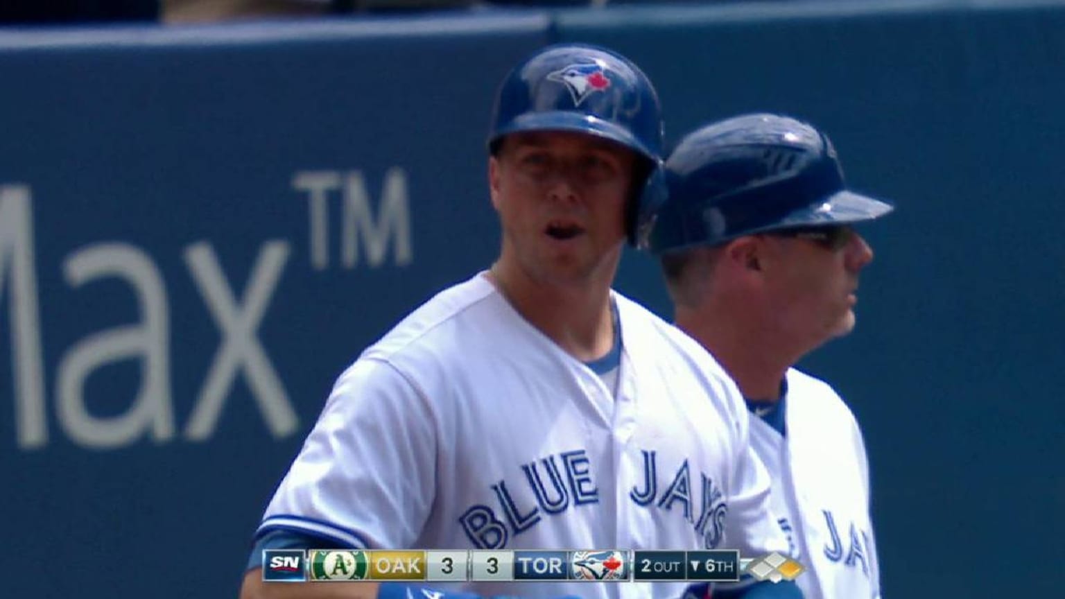 OAK@TOR: Smoak sends an RBI single to center | 07/27/2017 | Toronto ...