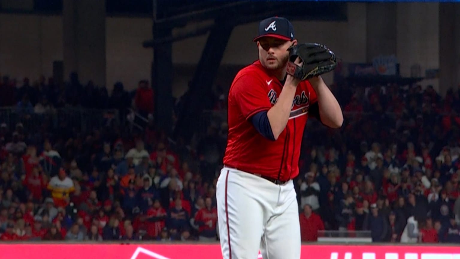 Tyler Matzek tosses a scoreless 8th inning in Game 3 | 10/29/2021 | MLB.com