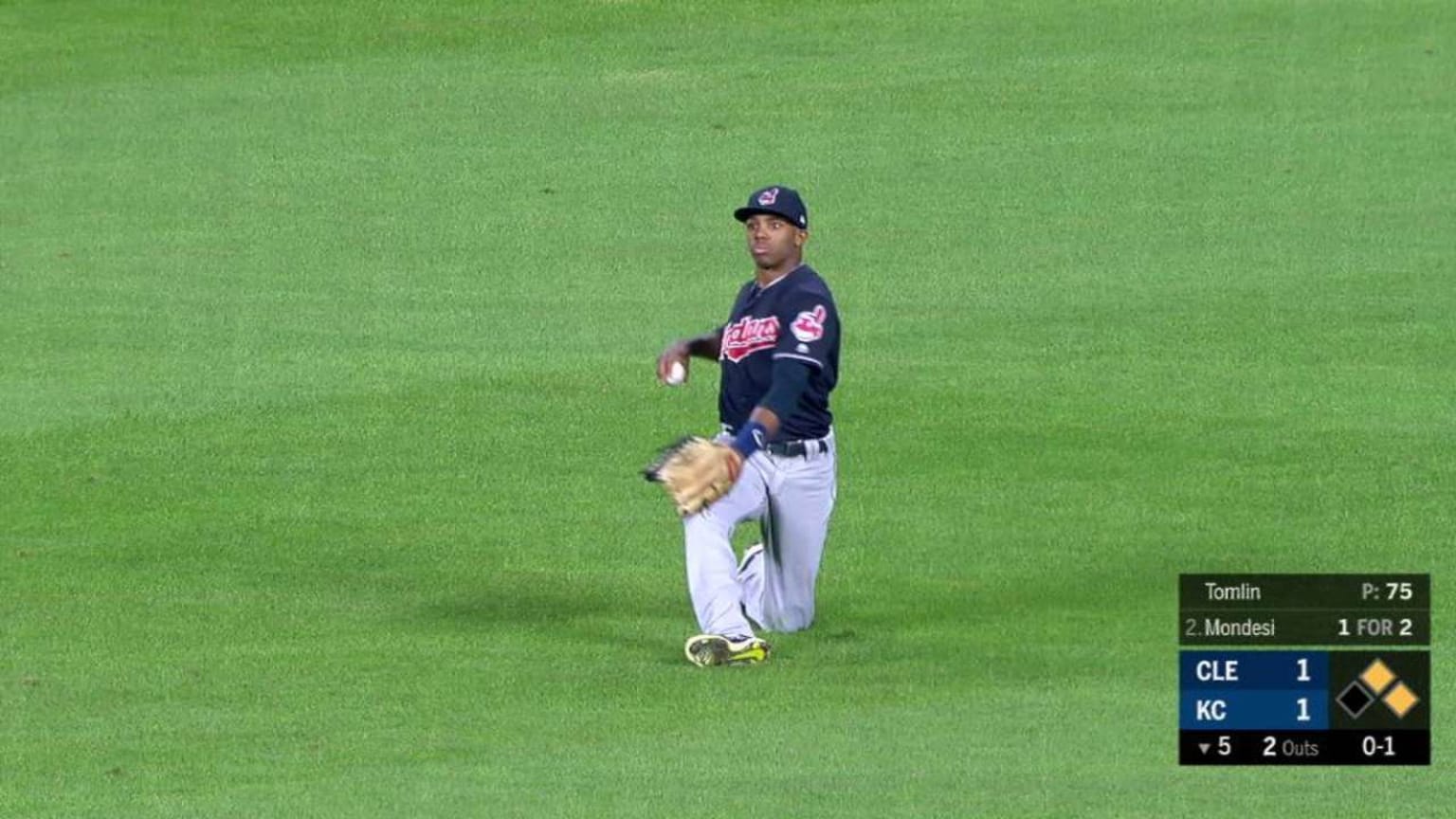 CLE@KC: Allen saves a run with a sliding catch | 09/27/2018 | New York Mets