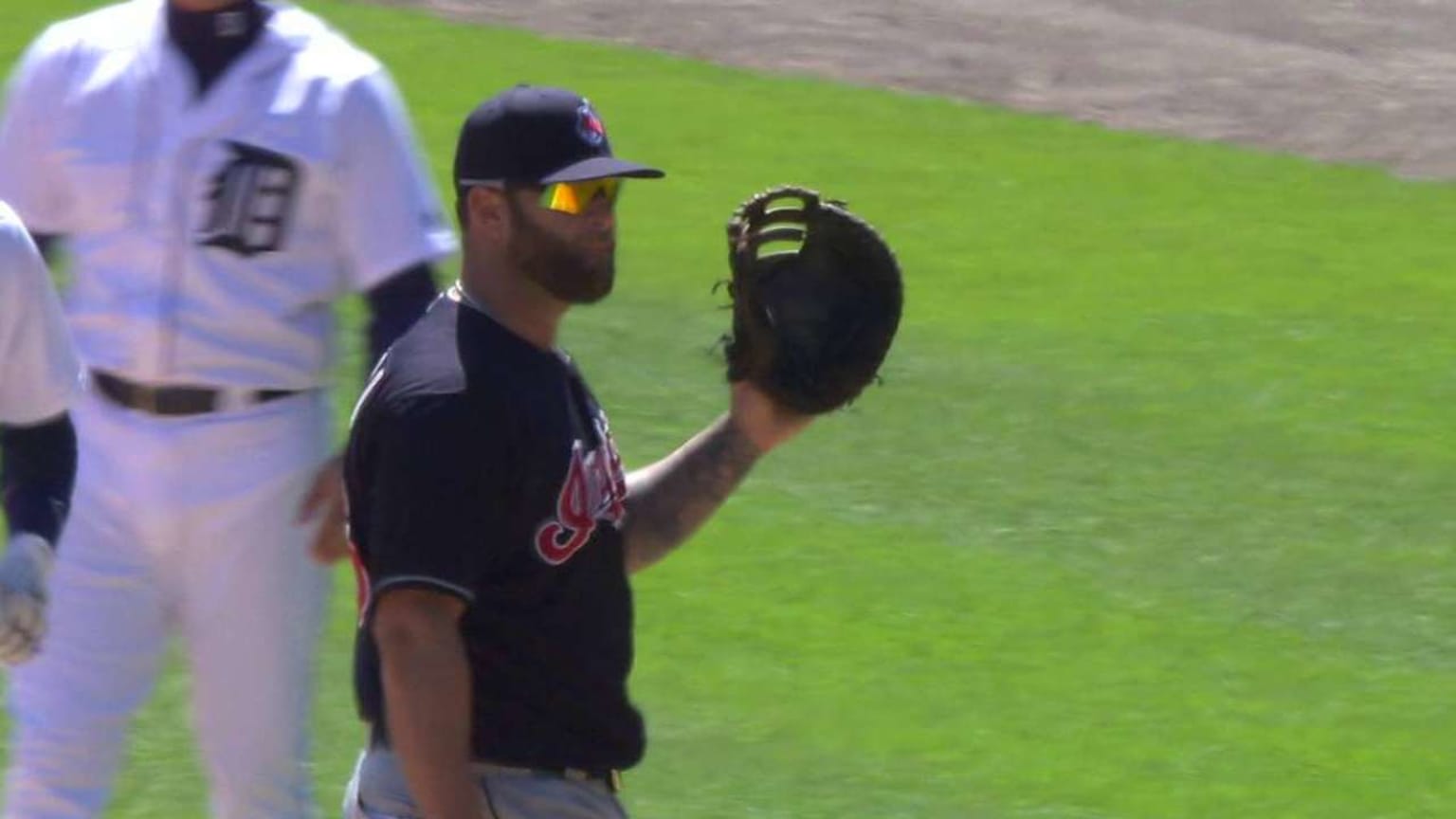 Lindor's diving stop | 04/23/2016 | MLB.com