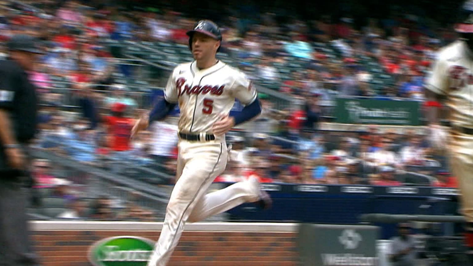 Freddie Freeman takes home on throw to second base | 06/20/2021 ...
