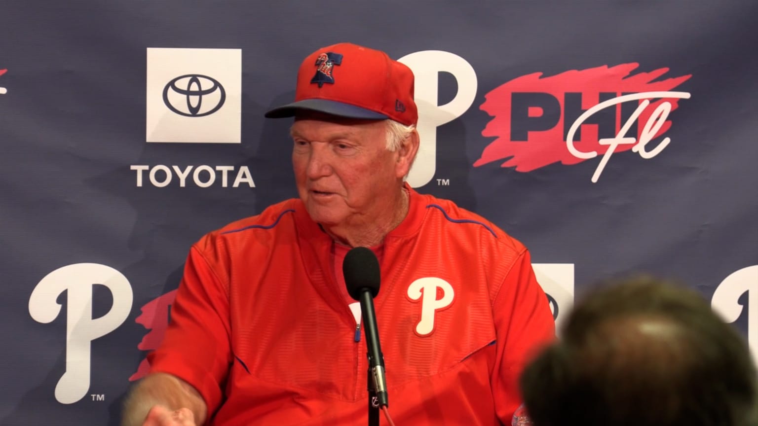Charlie Manuel speaks to a group of Phillies fans | 04/03/2022 ...