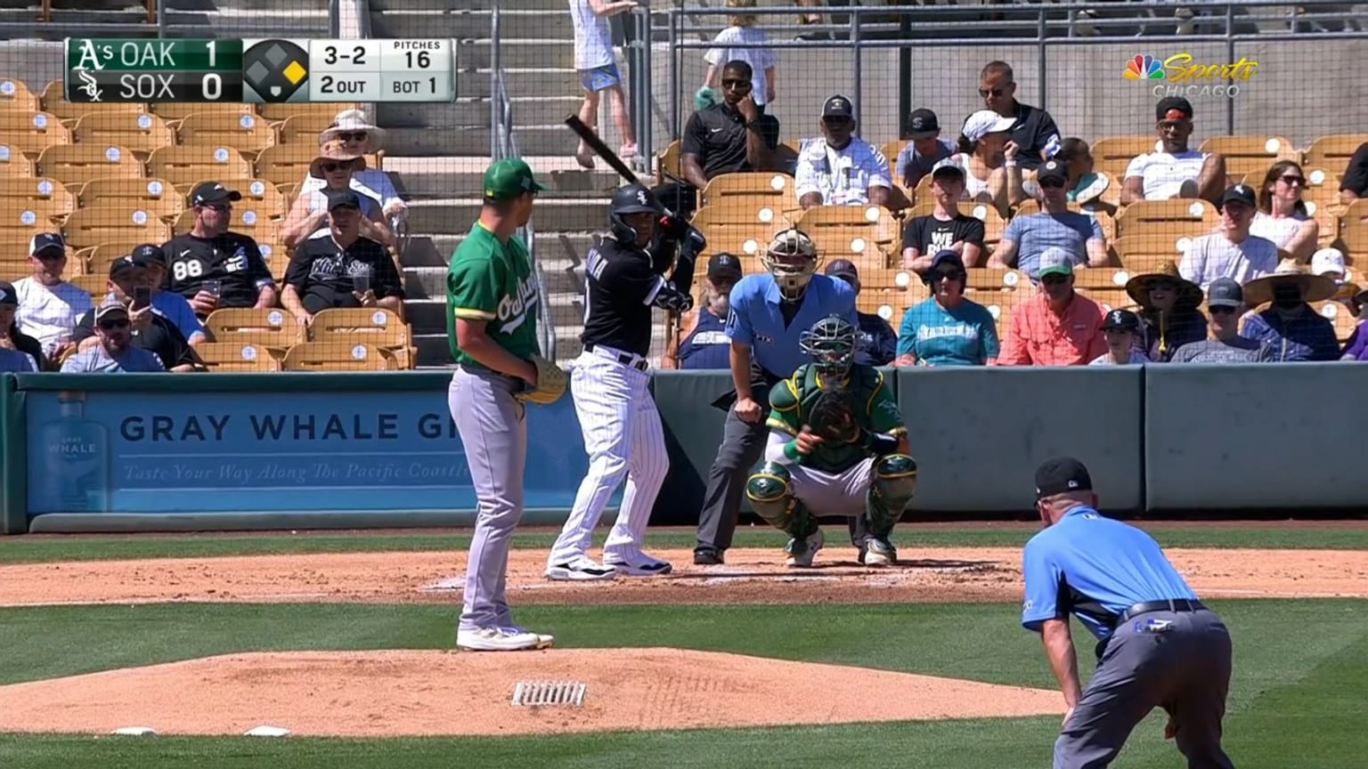 Adam Oller strikes out Yoán Moncada swinging | 04/01/2022 | Athletics