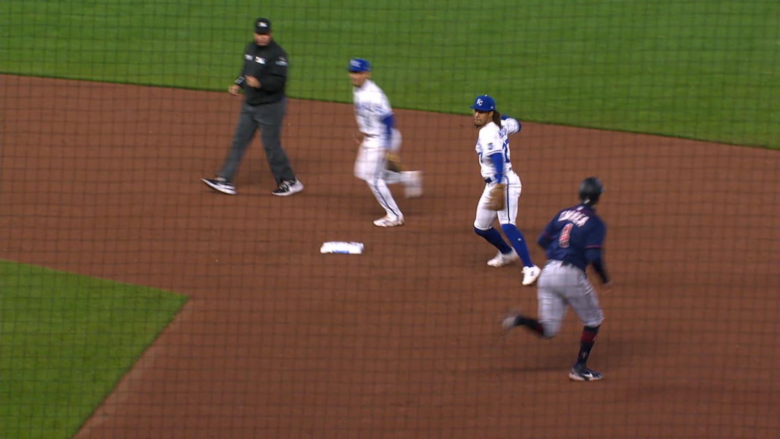 Collin Snider induces a double play in the 6th inning | 04/20/2022 ...