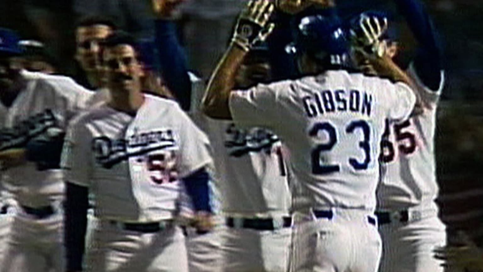 Gibson's pinch-hit, walk-off HR in Game 1 of '88 WS | 10/15/1988 | Los ...