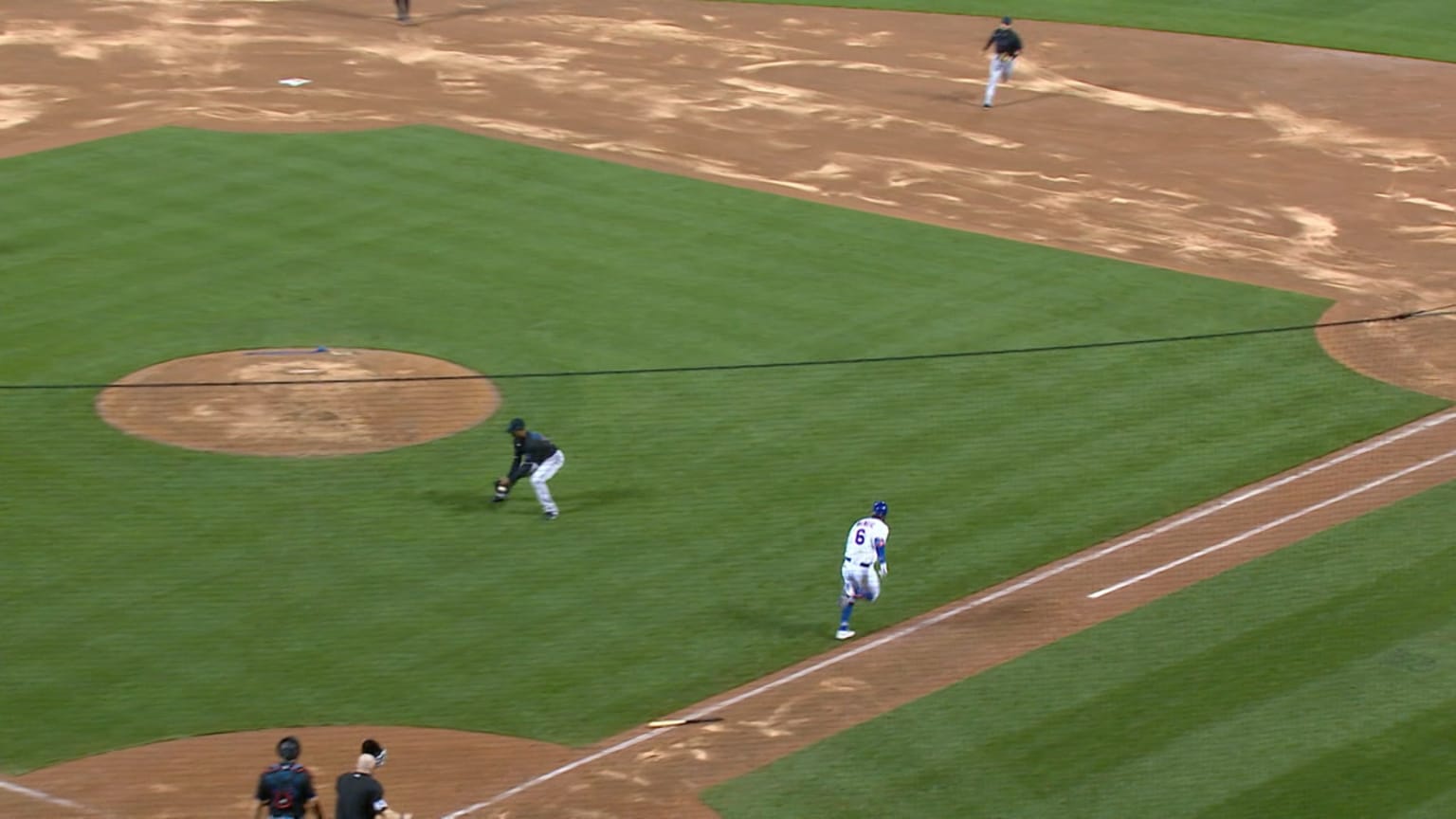 Tarpley handles a slippery ball, nabs McNeil at first | 08/07/2020 ...