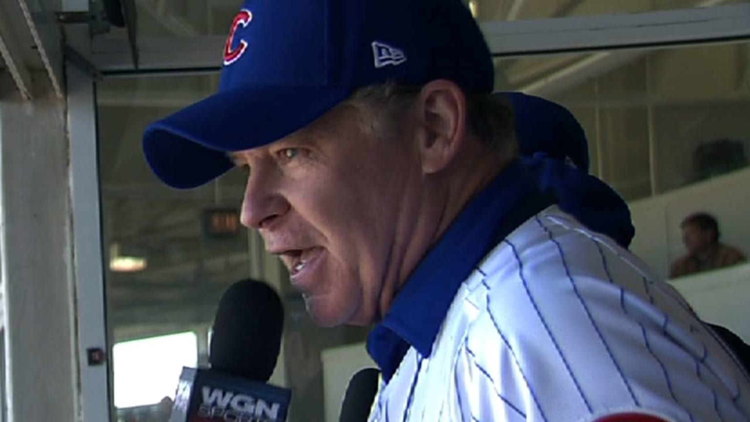 Patrick serenades Wrigley crowd | 04/21/2012 | MLB.com