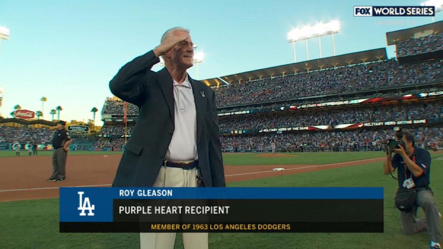 WS2017 Gm2: Gleason honored for earning Purple Heart | 10/25/2017 | MLB.com
