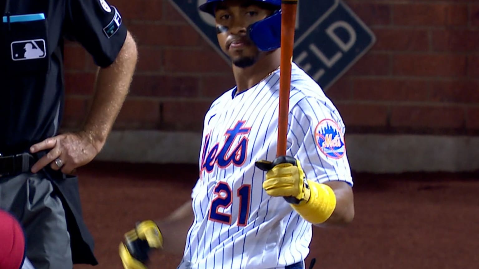 Mets, Cardinals players honor Roberto Clemente | 09/15/2021 | New York Mets