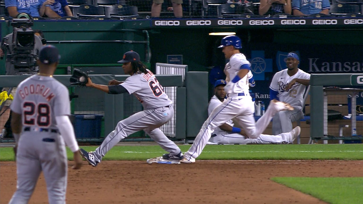 Cabrera and Ureña make the out after review | 05/21/2021 | Kansas City ...