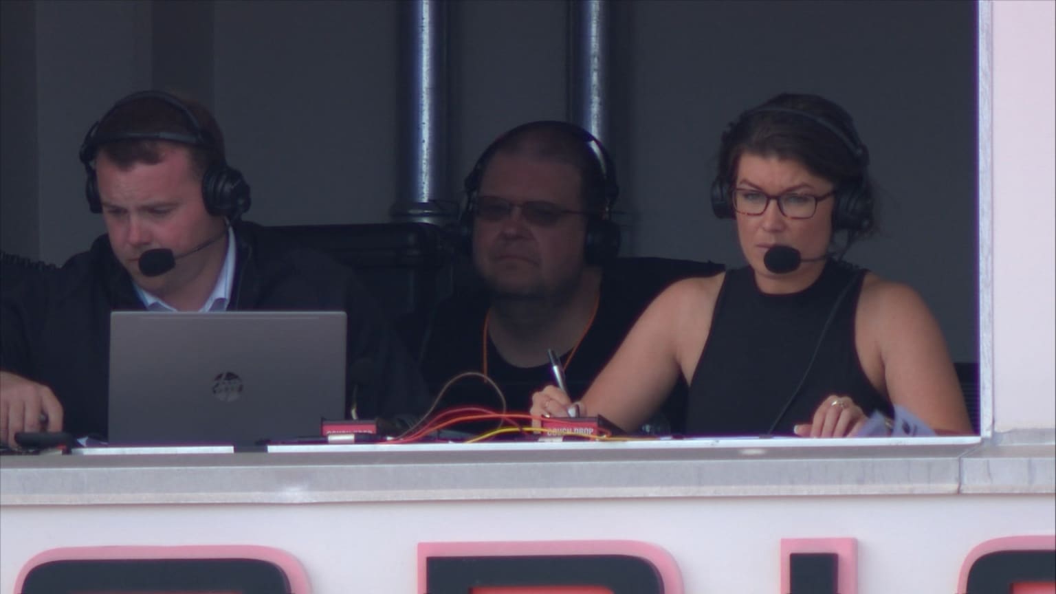 Melanie Newman is 1st woman to do O's play-by-play | 03/02/2020 ...