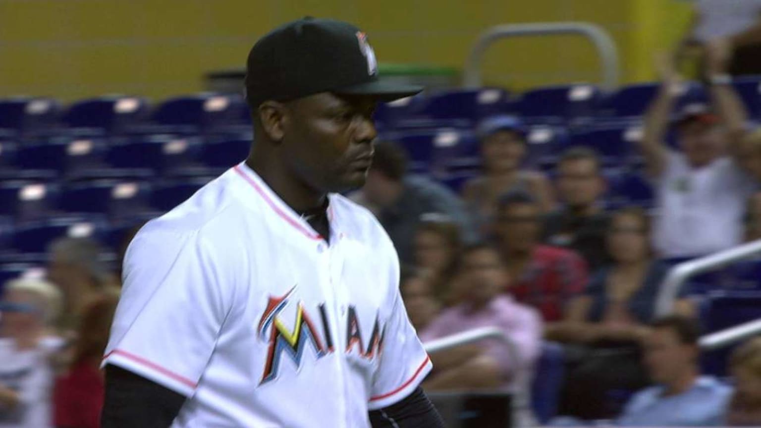 WSH@MIA: Rodney strikes out Robinson, escapes jam | 09/19/2016 | MLB.com