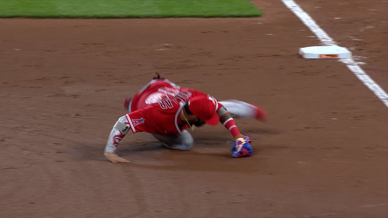 Jonathan Villar makes a nice diving stop at third | 07/08/2022 | Los ...