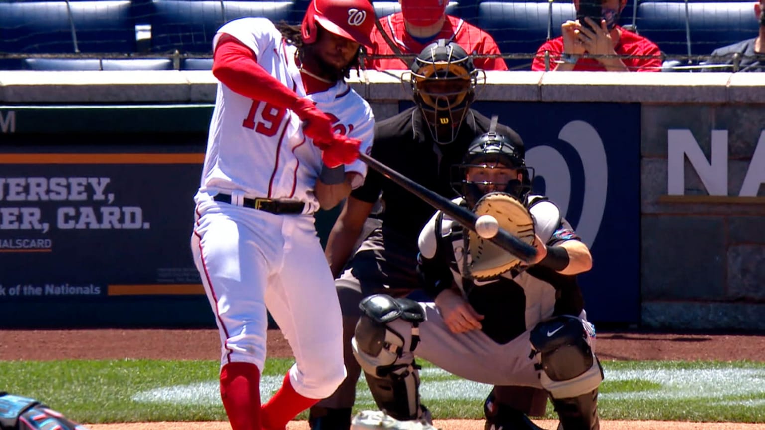 Josh Bell pokes an RBI single to right field | 05/01/2021 | Washington Nationals