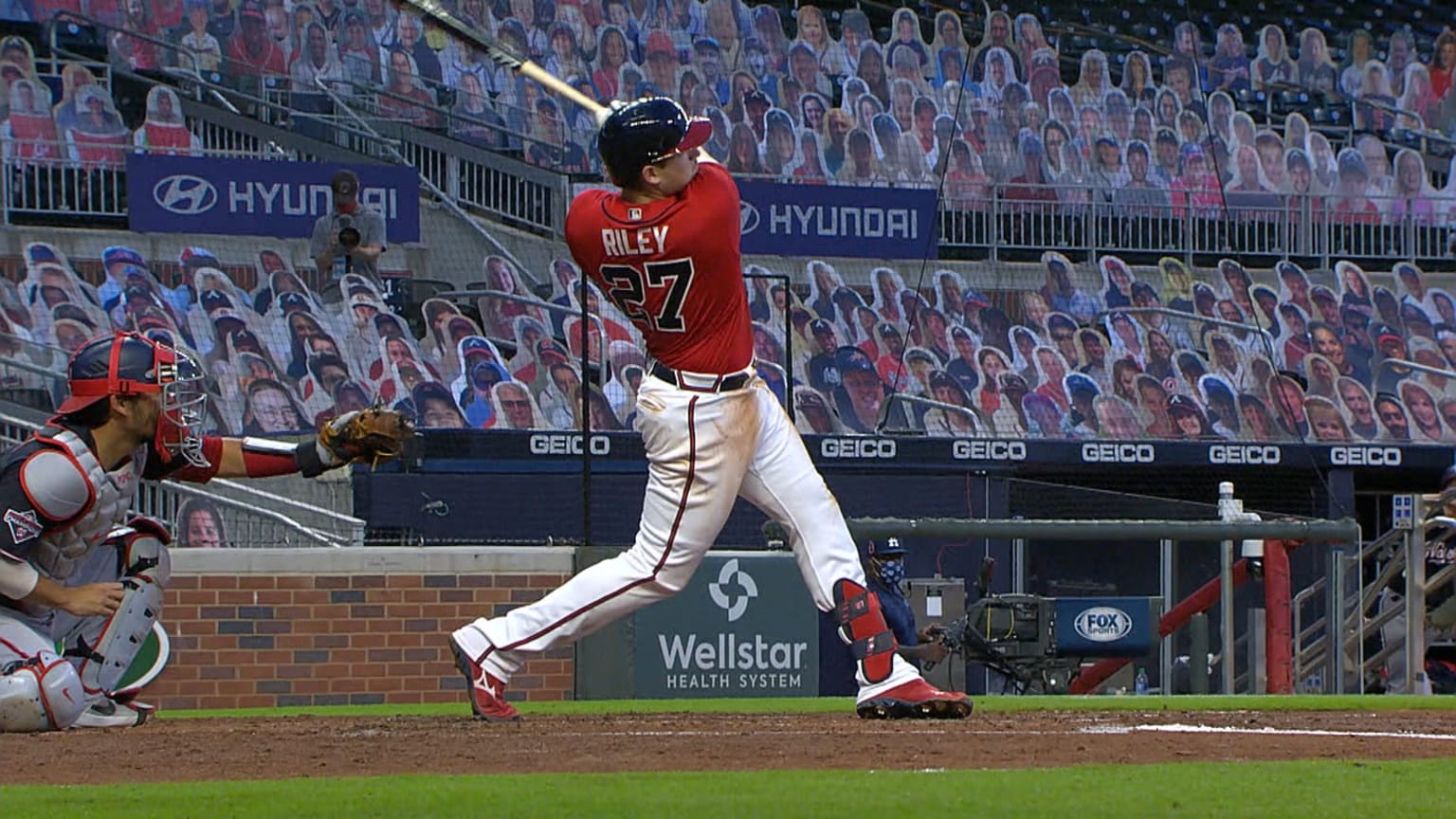 Austin Riley lifts a solo home run to left-center | 09/04/2020 ...