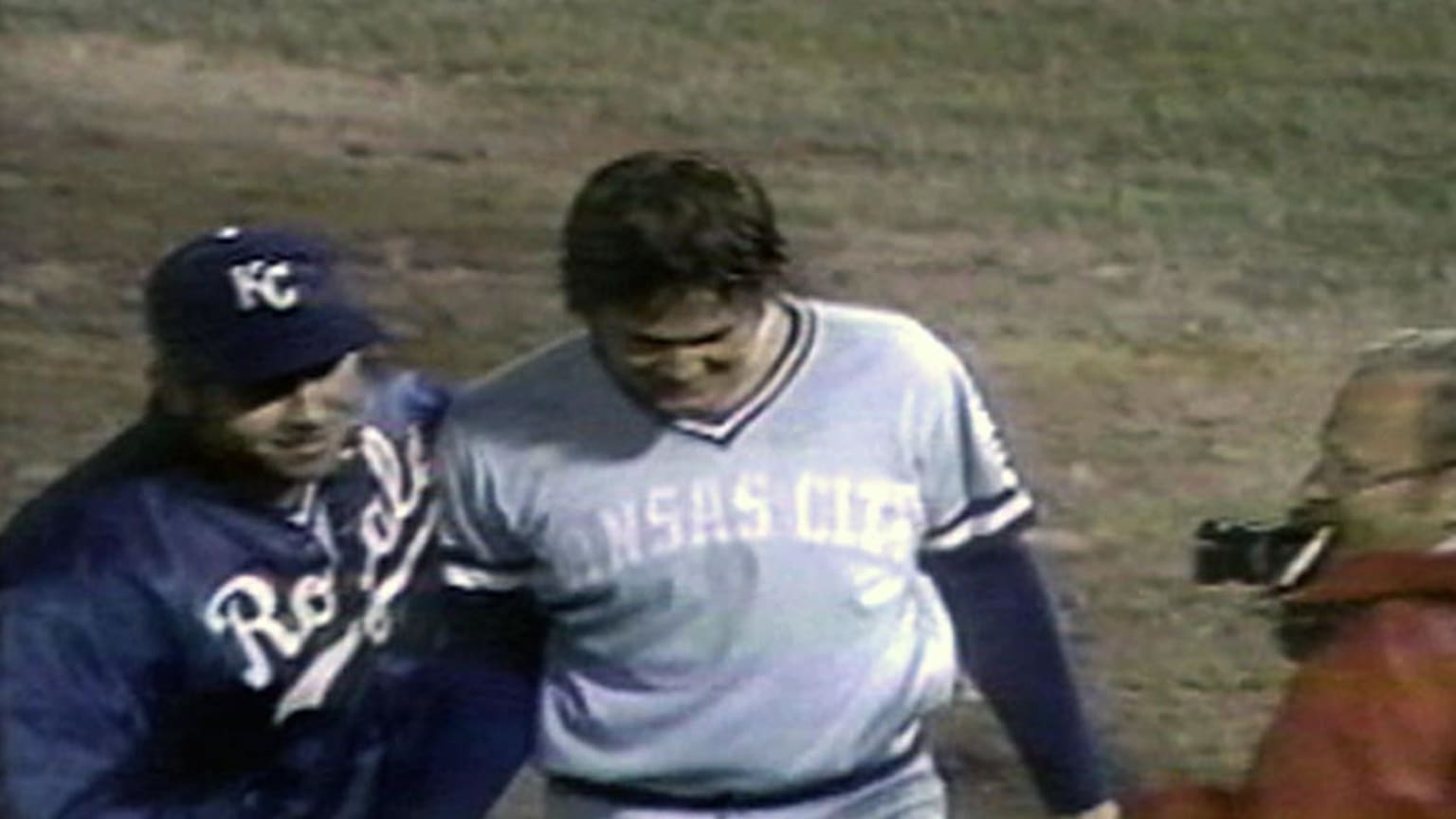 Steve Busby completes second career no-hitter | 06/19/1974 | Kansas ...