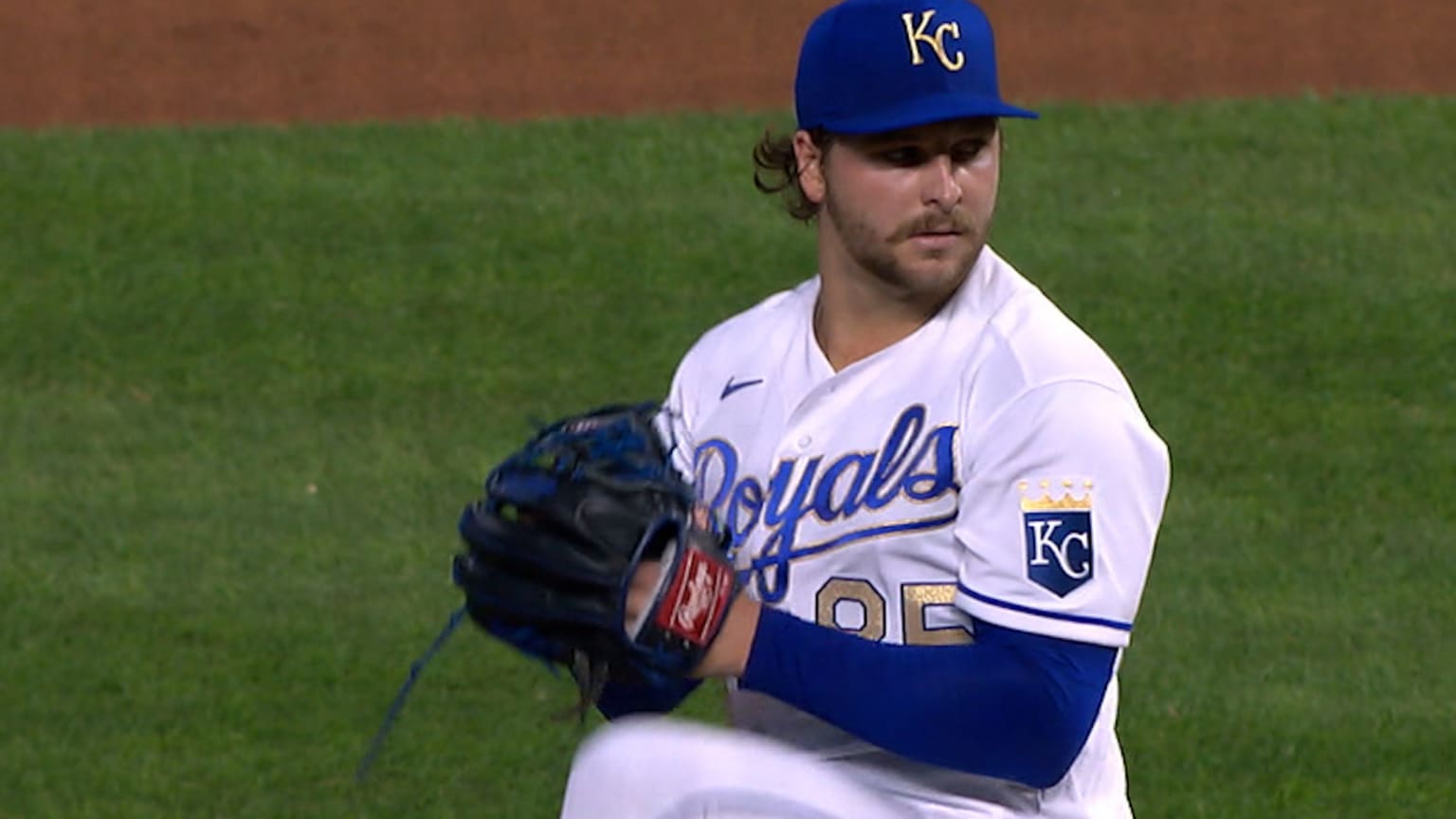 Heasley collects first career win against the Twins | 10/01/2021 ...