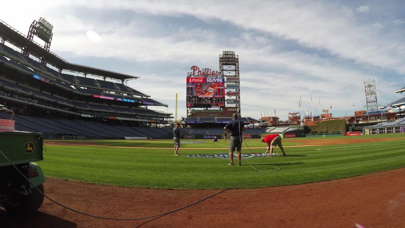 Logo Painting Time-Lapse | 04/06/2017 | MLB.com