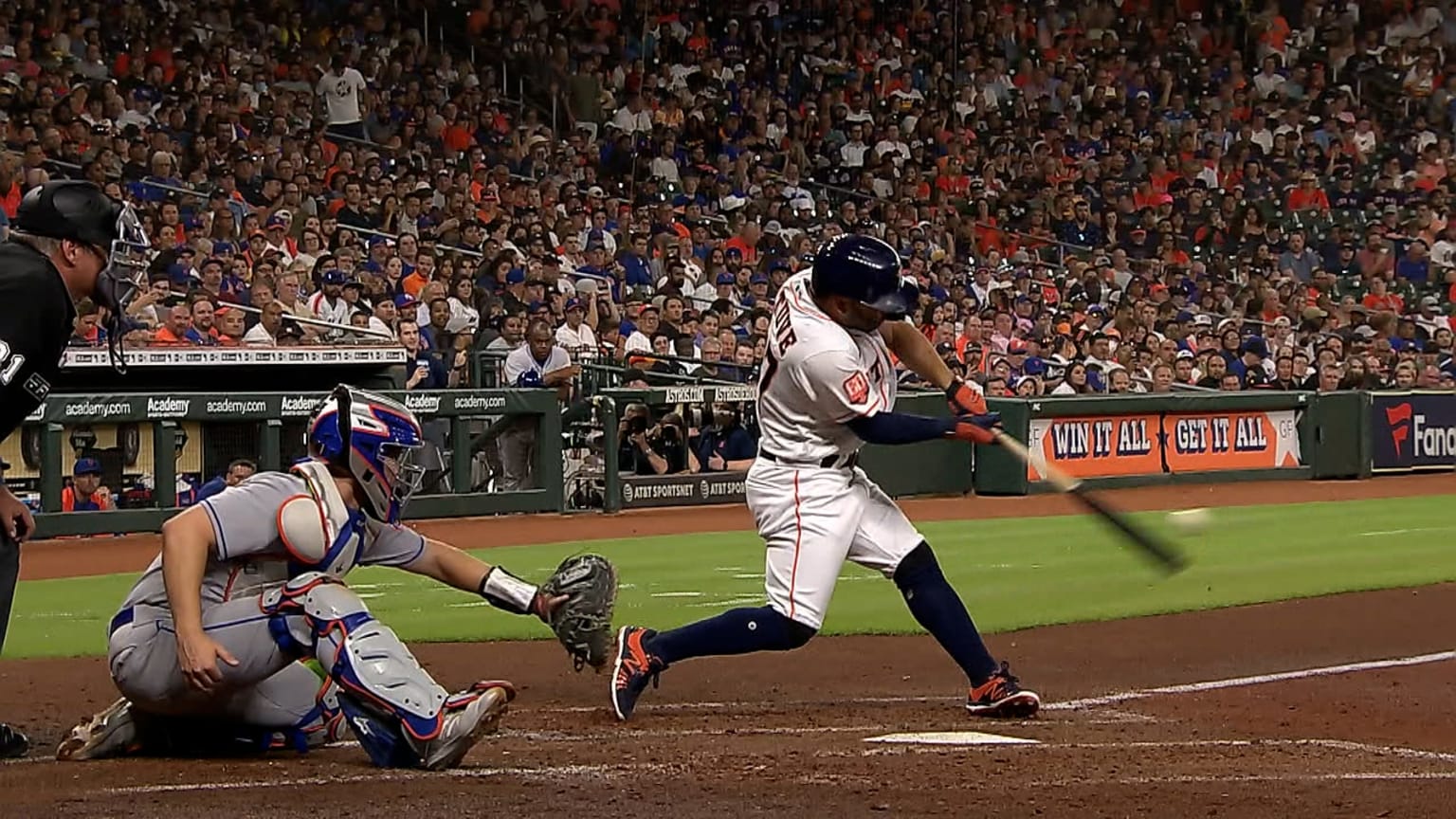 Jose Altuve belts a solo home run to left field | 06/21/2022 | Houston ...