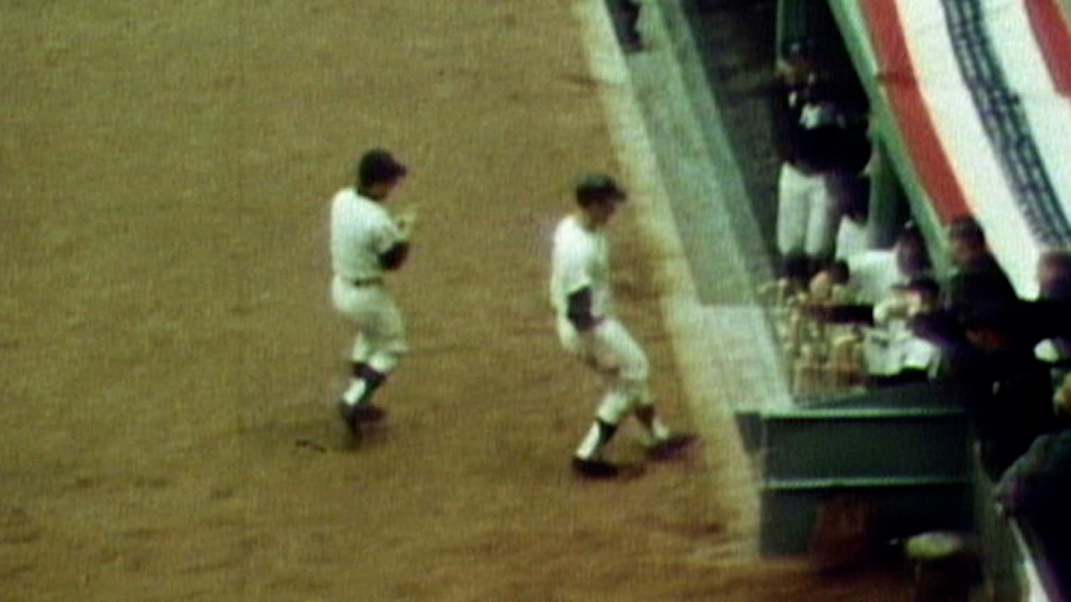 1964 WS Gm5: Tresh homers off Gibson to tie game late | 10/12/1964 ...