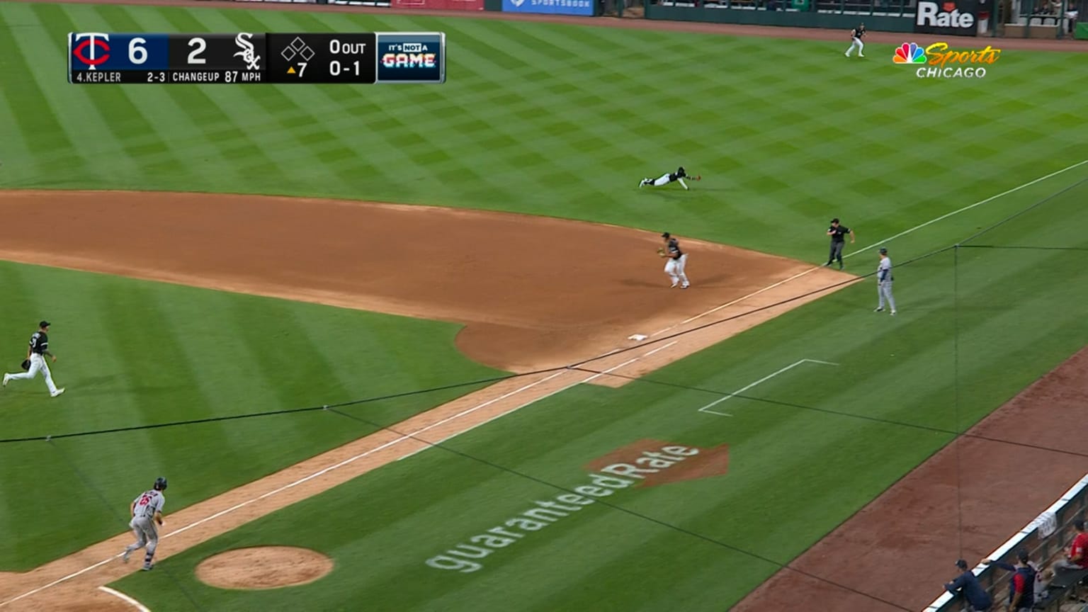 Josh Harrison makes diving stop at second base | 07/05/2022 | Chicago ...