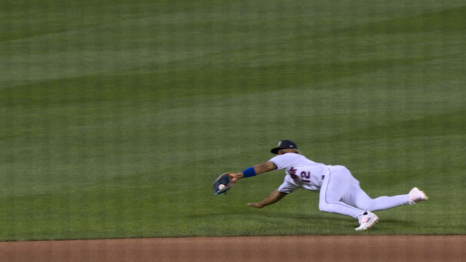 Francisco Lindor dives and makes an excellent play | 09/11/2021 | New ...