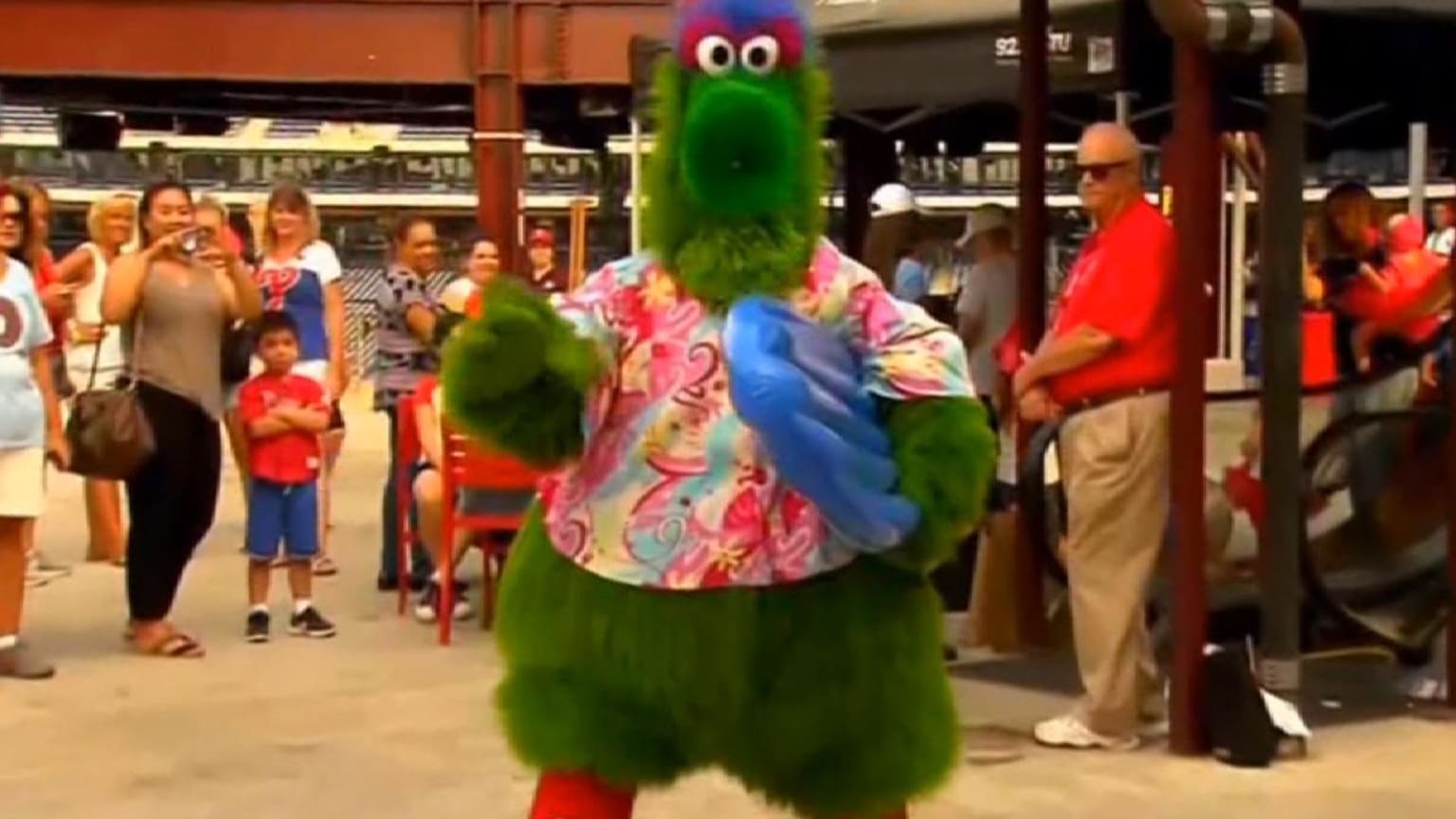 Phillies host Beach Bash to open new Boardwalk Eats | 07/17/2018 ...