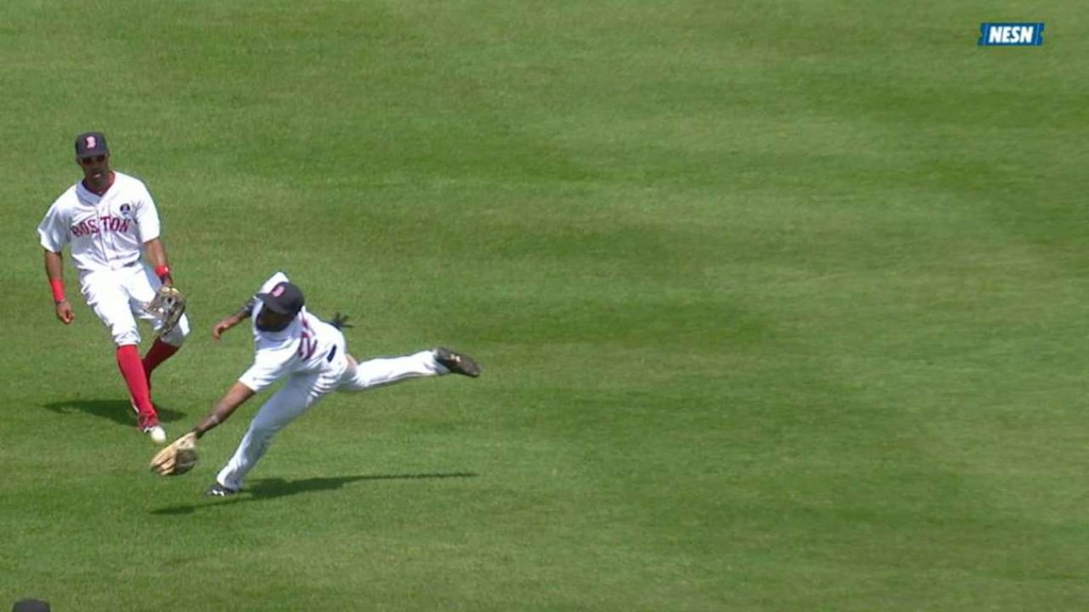 TOR@BOS: Bradley Jr. makes impressive catch on Tulo | 04/18/2016 ...