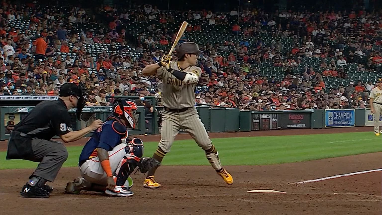 Kim hits a two-run homer off the foul pole in the 9th | 05/30/2021 ...