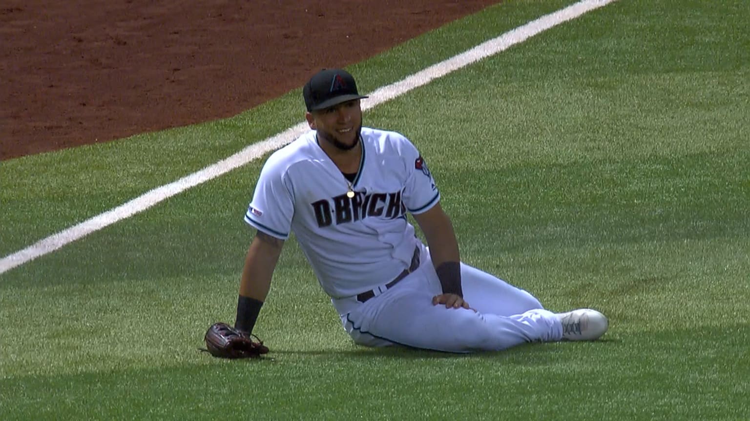 COL@ARI: Peralta tumbles in the grass, laughs it off | 08/20/2019 ...