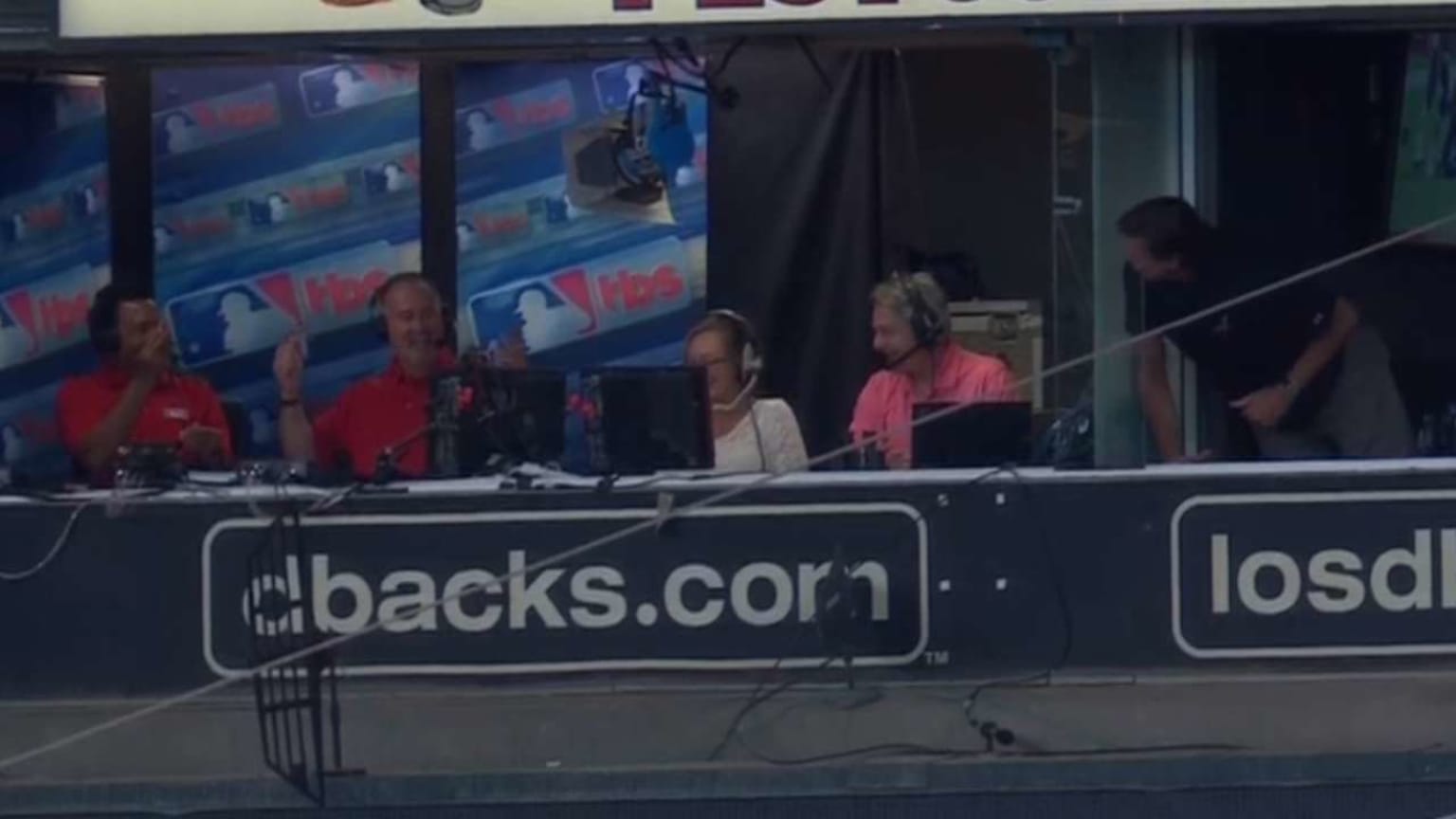 COL@ARI: Johnson tosses some food inside the booth | 09/23/2018 ...