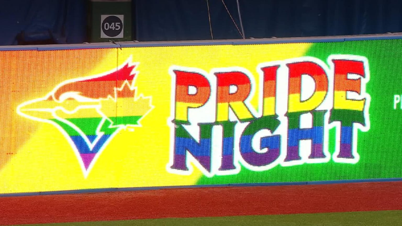 BAL@TOR: Blue Jays, Billy Bean celebrate Pride Night | 06/08/2018 ...