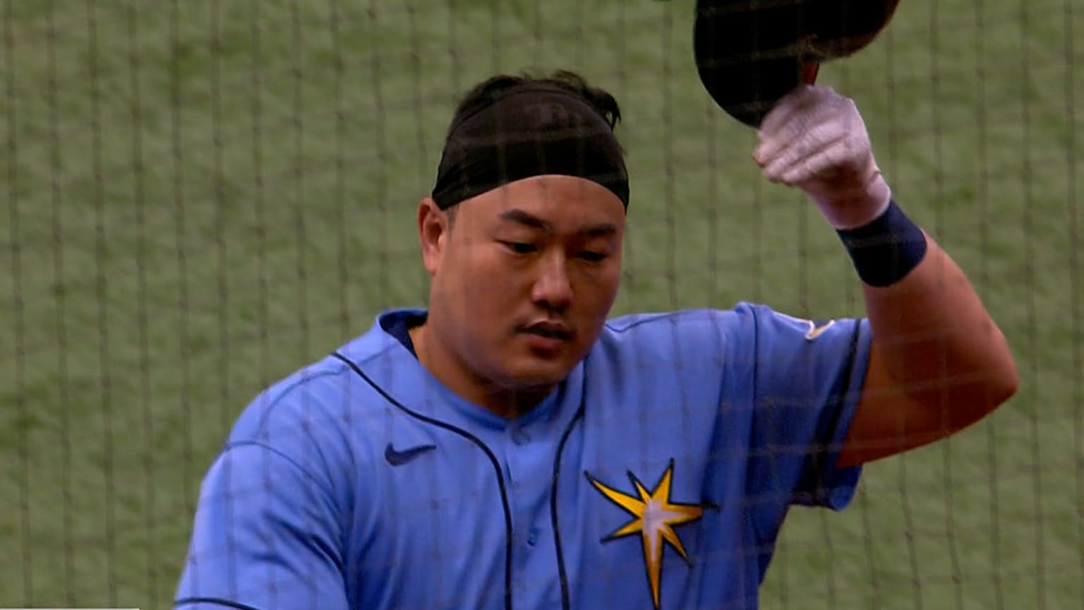 Ji-Man Choi grounds out to first, scoring Yu Chang | 07/31/2022 | Philadelphia Phillies