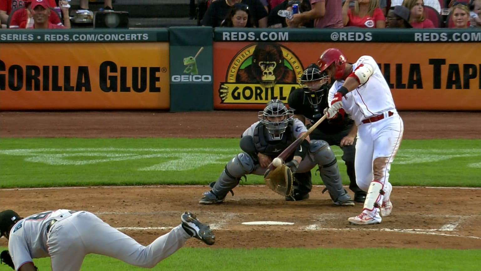 Donovan Solano doubles on line drive to center | 07/27/2022 ...